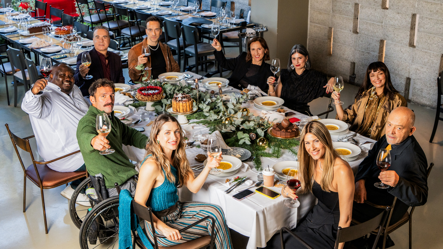 Video: Ελαφριά κοτόπιτα σε τορτίγια με κότατζ - OW.GR